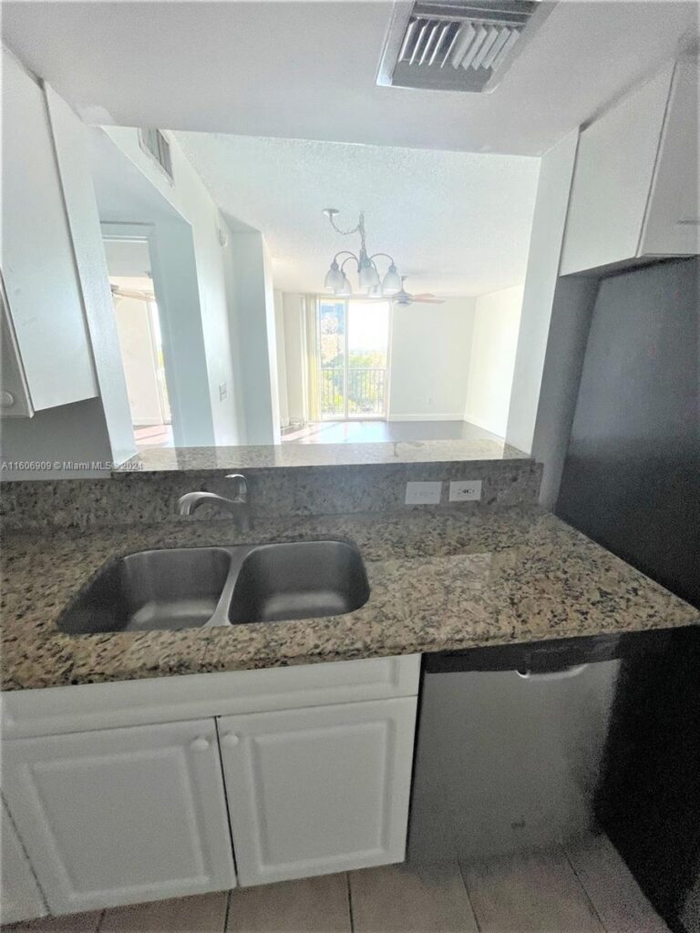 LAS OLAS BY THE RIVER CONDOMINIUM – Fort Lauderdale - CRS REAL ESTATE CONSULTANTS